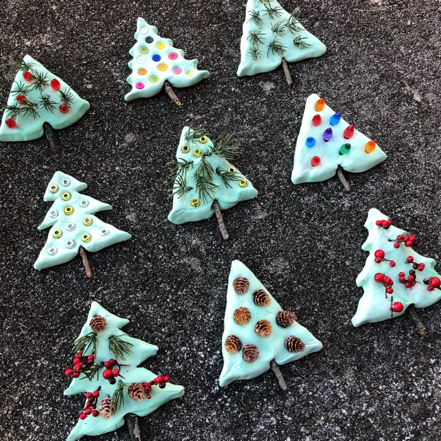 20 Christmas Tree Crafts for Kids | Acrylic Painting School