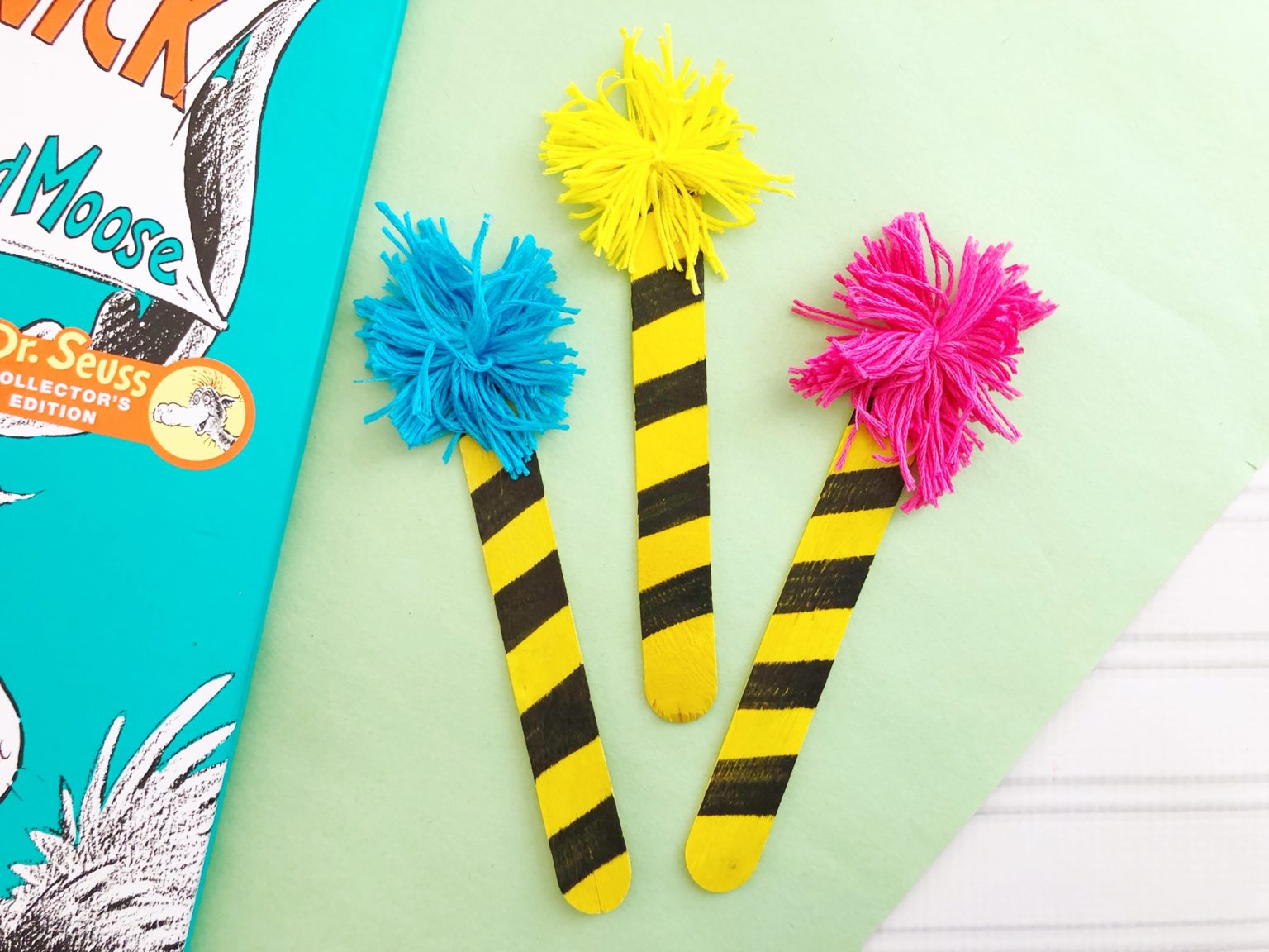 20 Dr Seuss Crafts For Kids To Celebrate Dr Seuss Day | Acrylic ...
